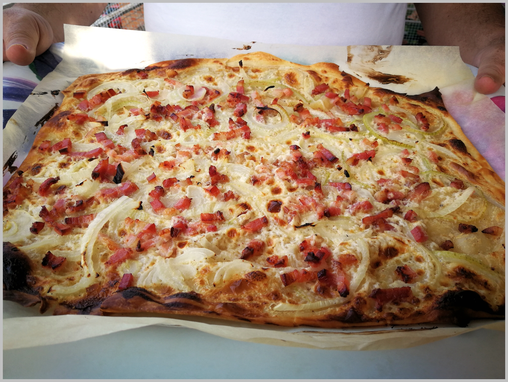 Flammenkueche o tarte flambée de Alsacia - Cocina Francia