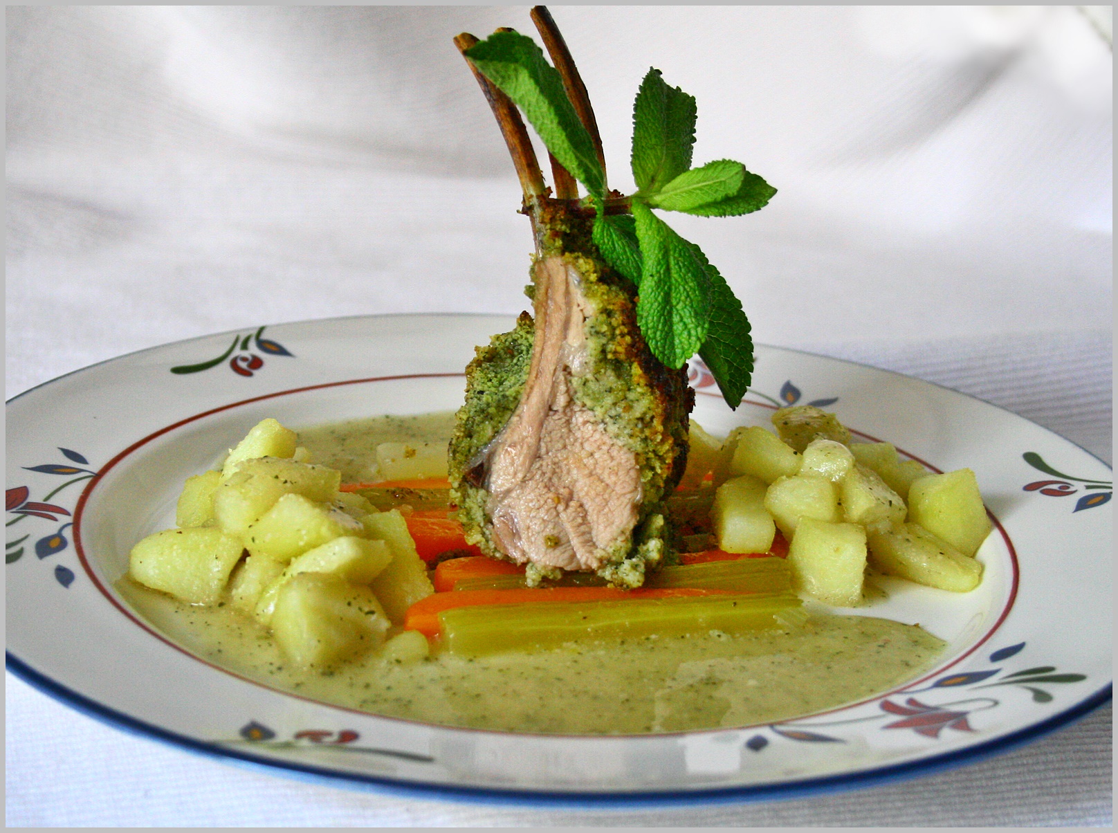 Carré de Cordero en costra de almendras- Cocina Francia
