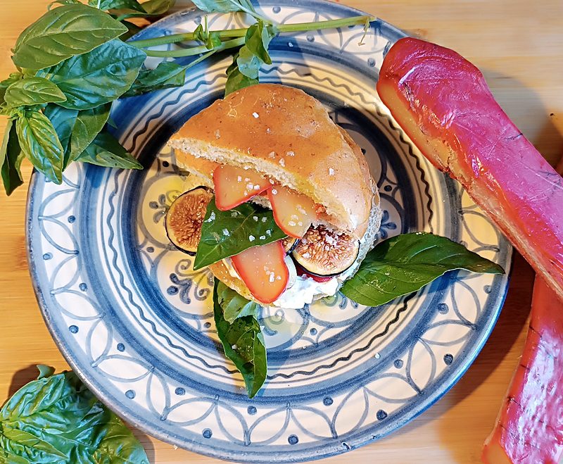 Deliciosos Molletes De Huevas De Maruca Y Mascarpone